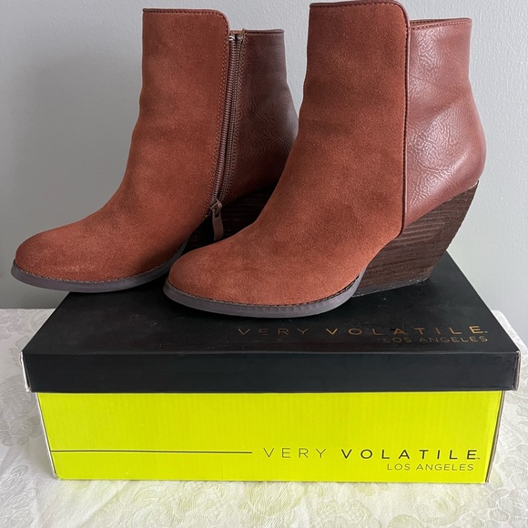 Volatile | Shoes | Volatile Brown Boot | Poshmark